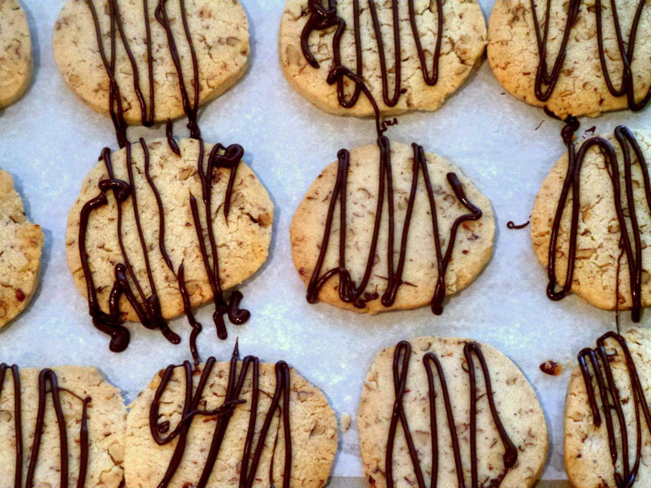 Easy Pecan Shortbread Cookies with Dark Chocolate Drizzle Recipe | Jorj ...